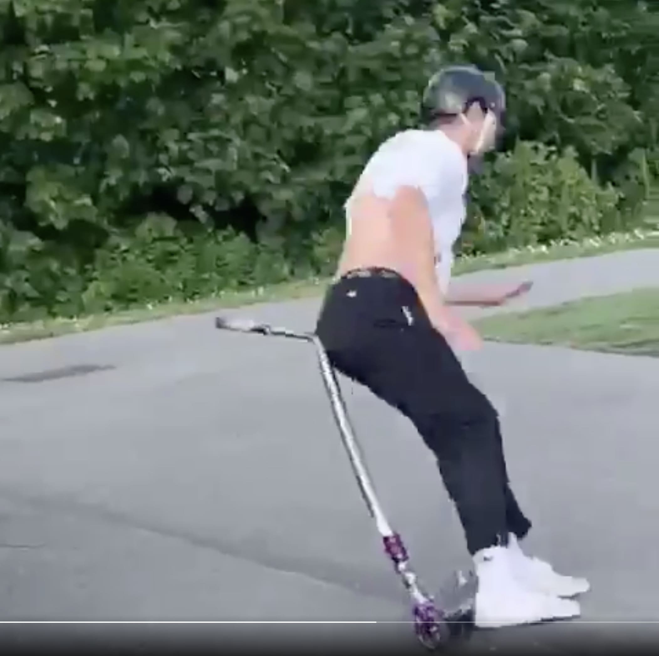 Watch: Hands Down The Worst The Razor Scooter Crash You Will Ever See ...