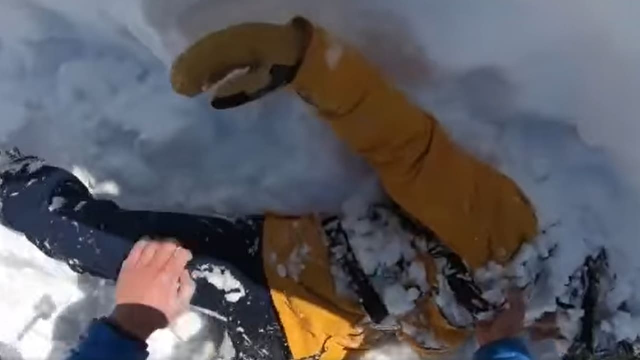 Real-Time Footage Shows Harrowing Moments Of Avalanche Victim's Rescue ...