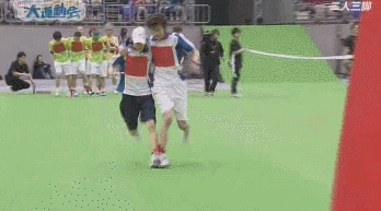 VIDEO: Two Men, Three Skis...Three Legged Race Style Skiing ...