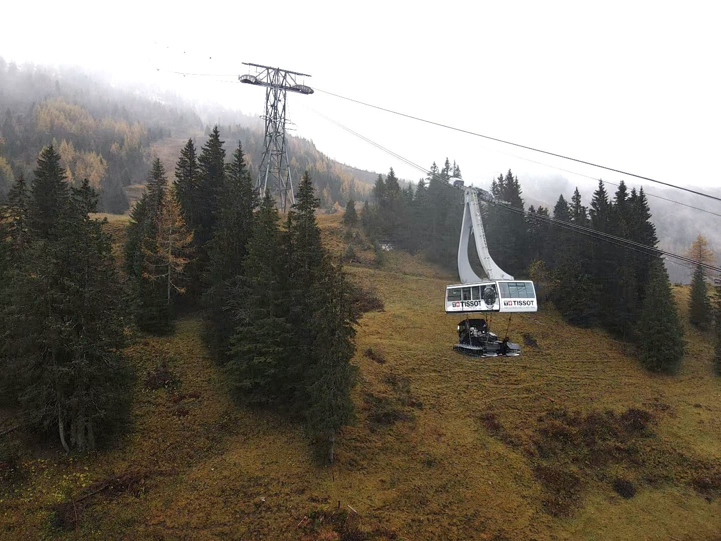 Nearly 300 Tourists Evacuated By Helicopter After Cable Car Breaks Down ...