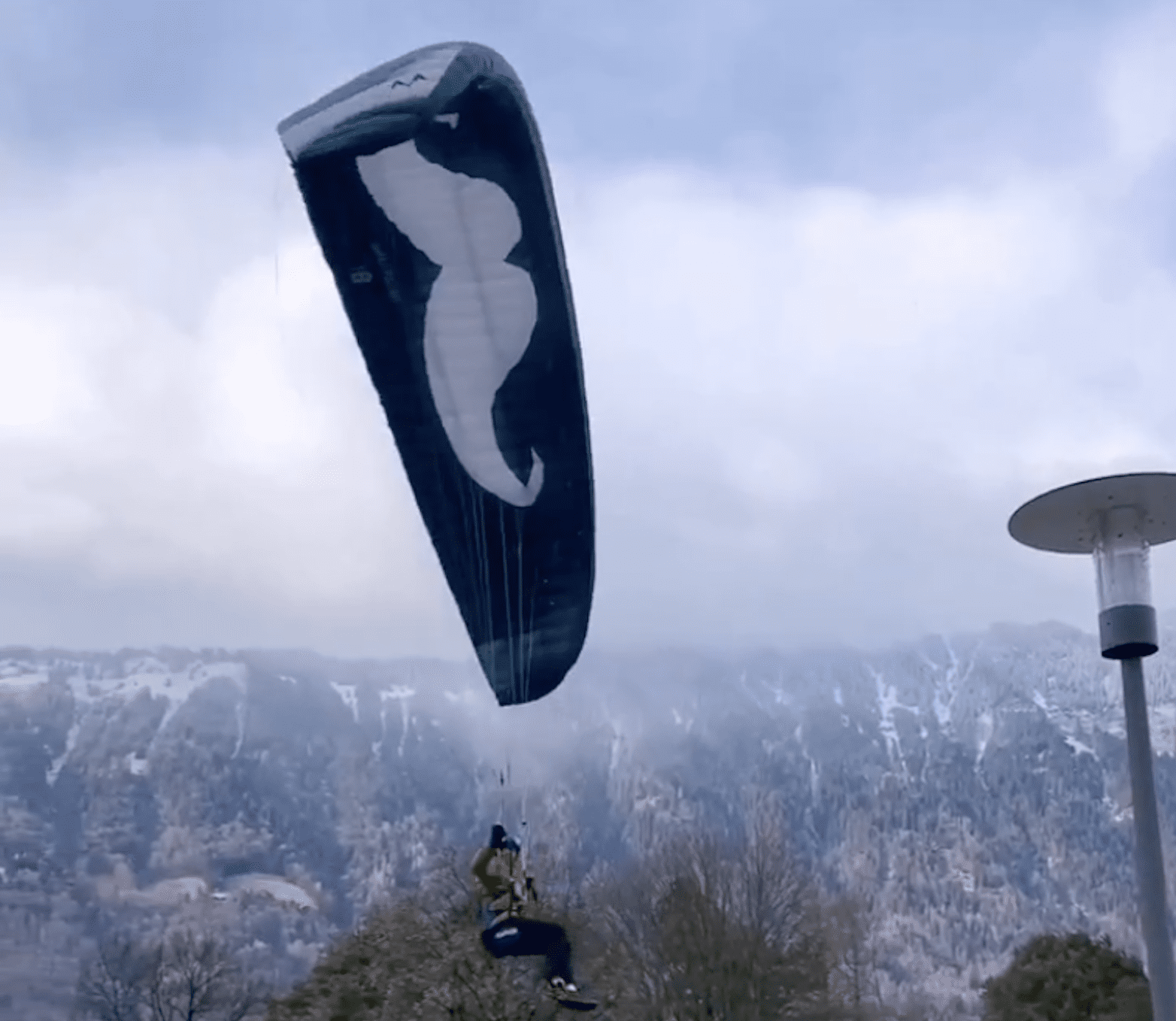 Speed Flyer Flaps His Foil To Take Off In Extremely High Winds