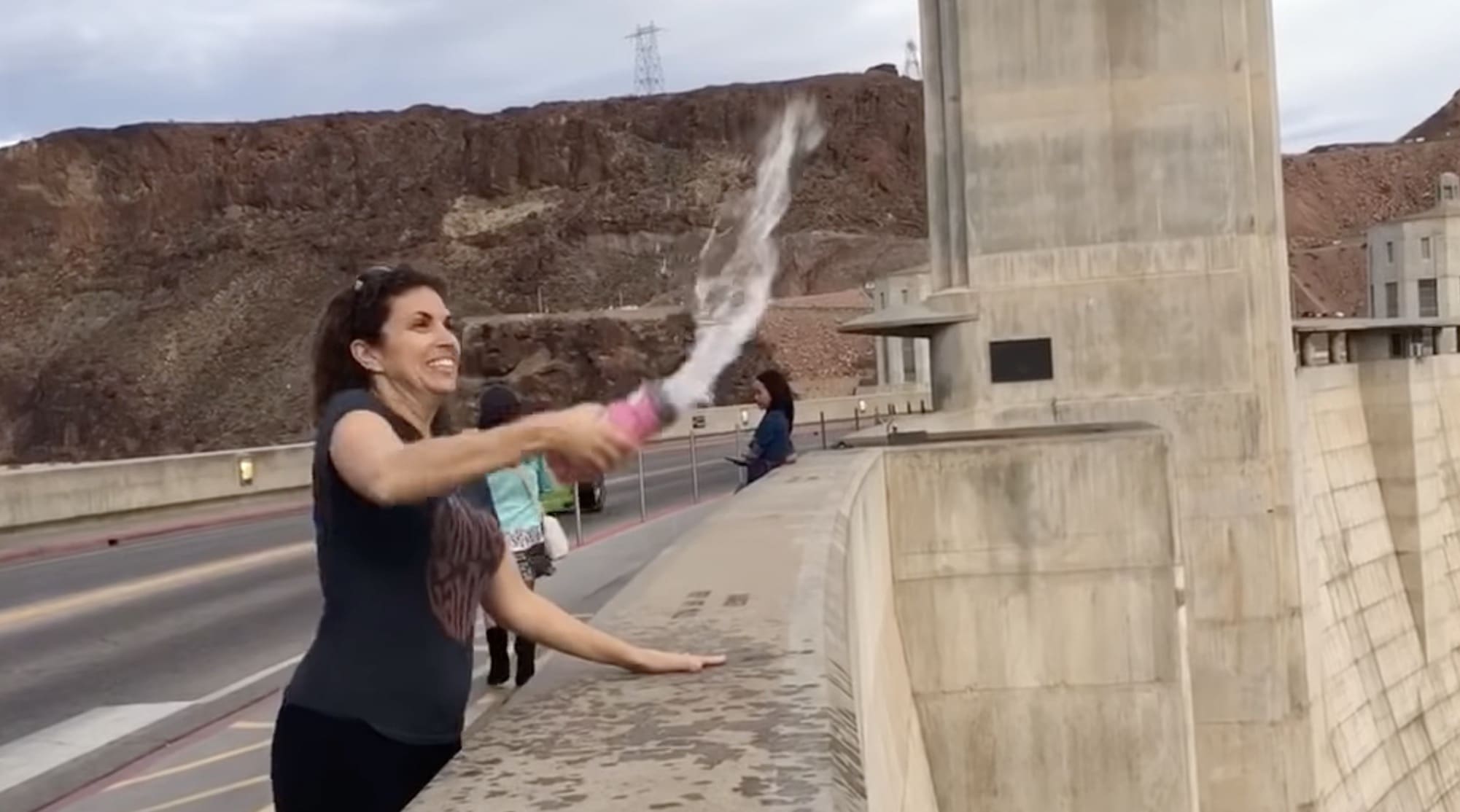 Water Appears To "Flow Upward" At The Hoover Dam (Video) - Unofficial ...