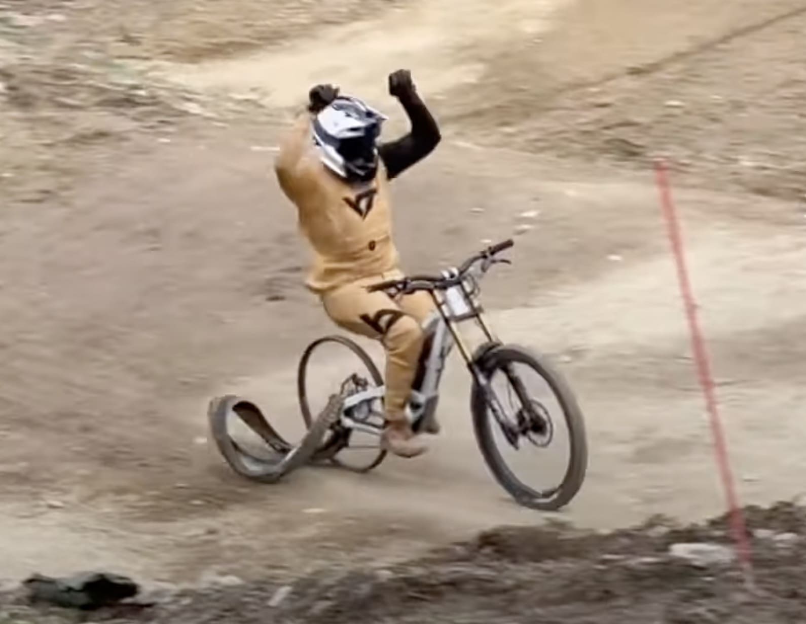 Mountain Biker Wins Best Trick & Rides Away On Broken Tire - Unofficial ...