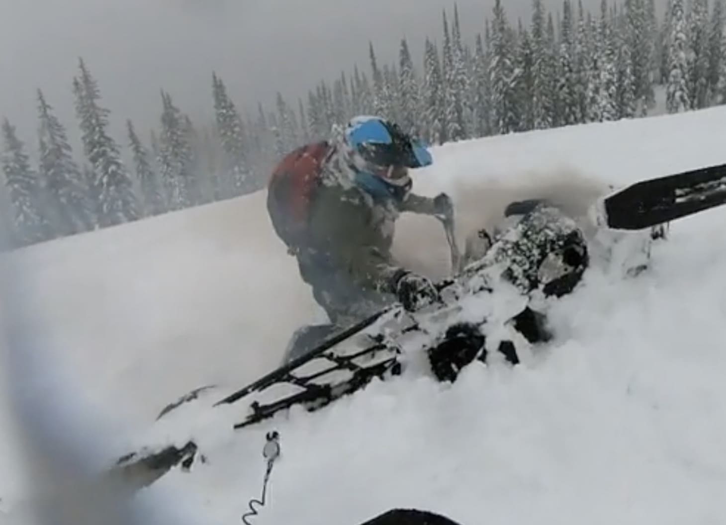 Snowmobilers Rush To Put Out Burning Sled - Unofficial Networks