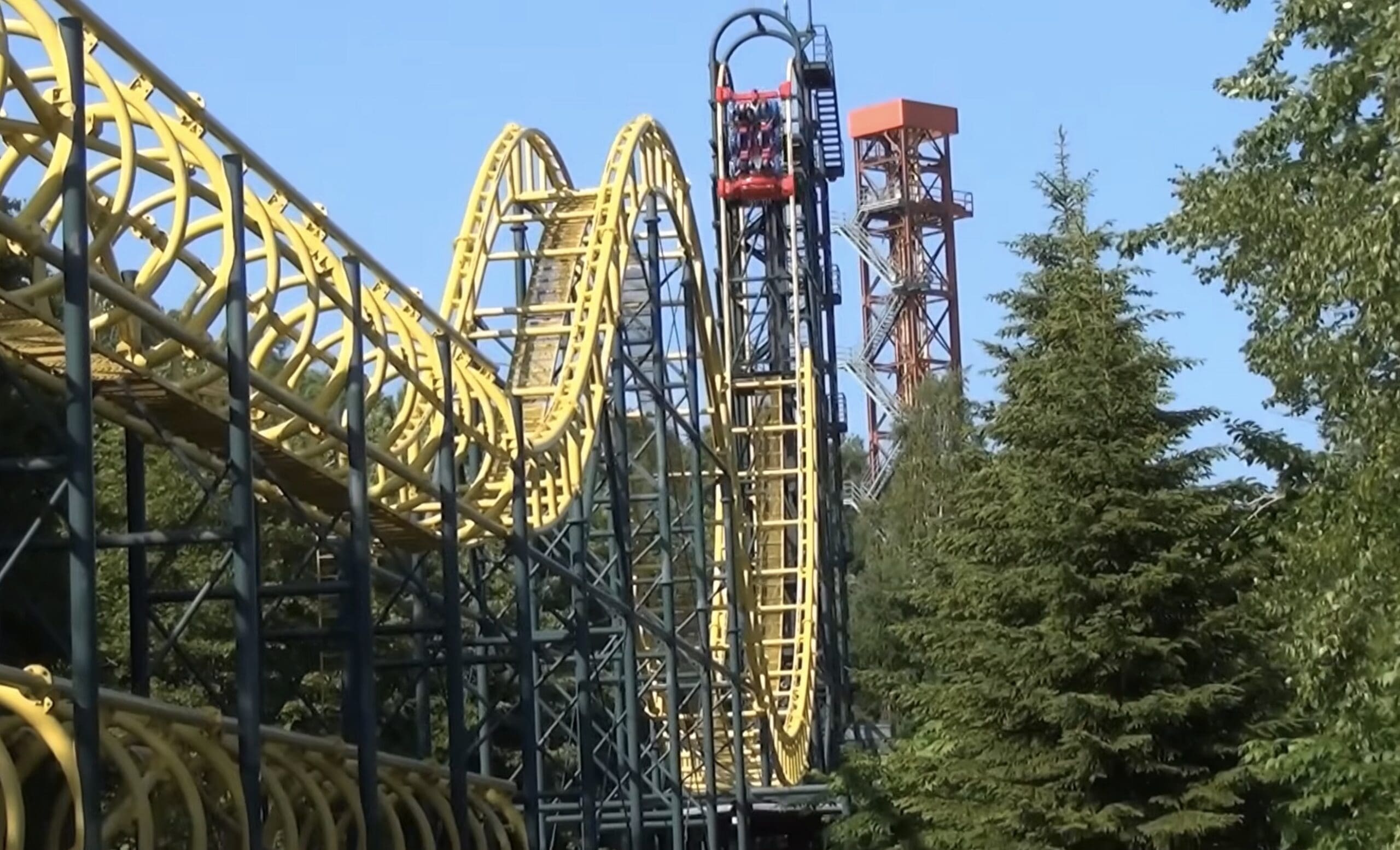 This Japanese Ski Resort Has A Full Amusement Park At Its Base ...