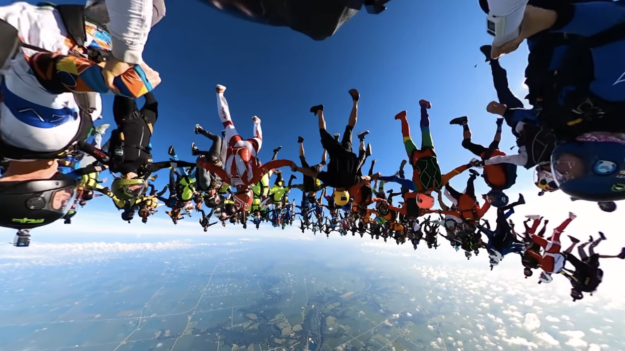 174 Skydivers Set World Record For The Most People In A Head-Down ...
