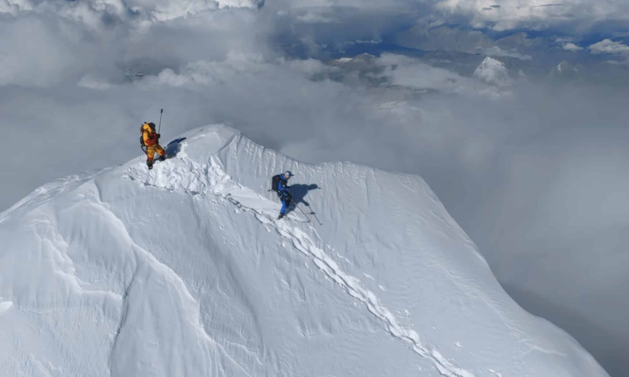 This Skier Made The World's First Descent of Mount Everest Without ...