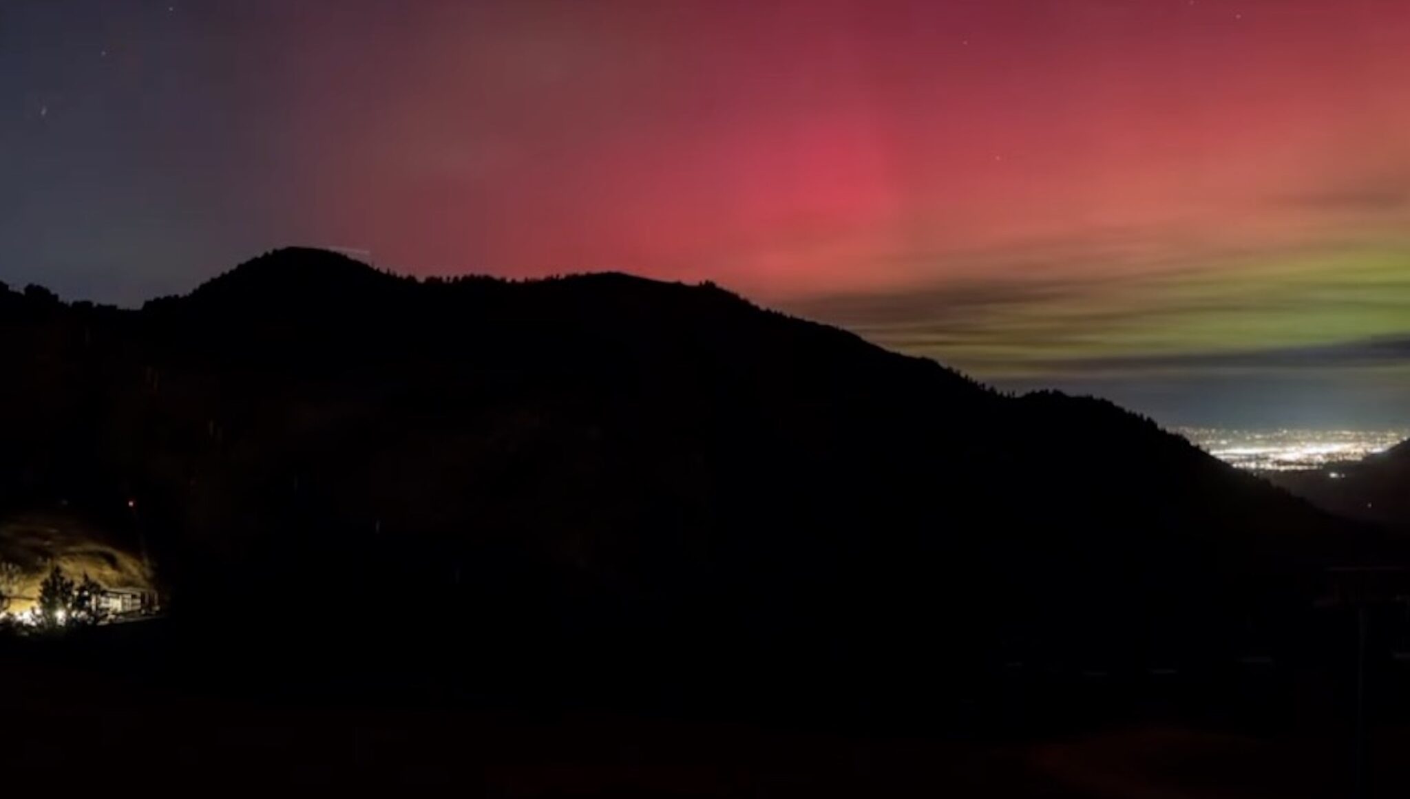 Aurora Borealis Lights Up Ski Resorts Around The Country (Video/Photo ...