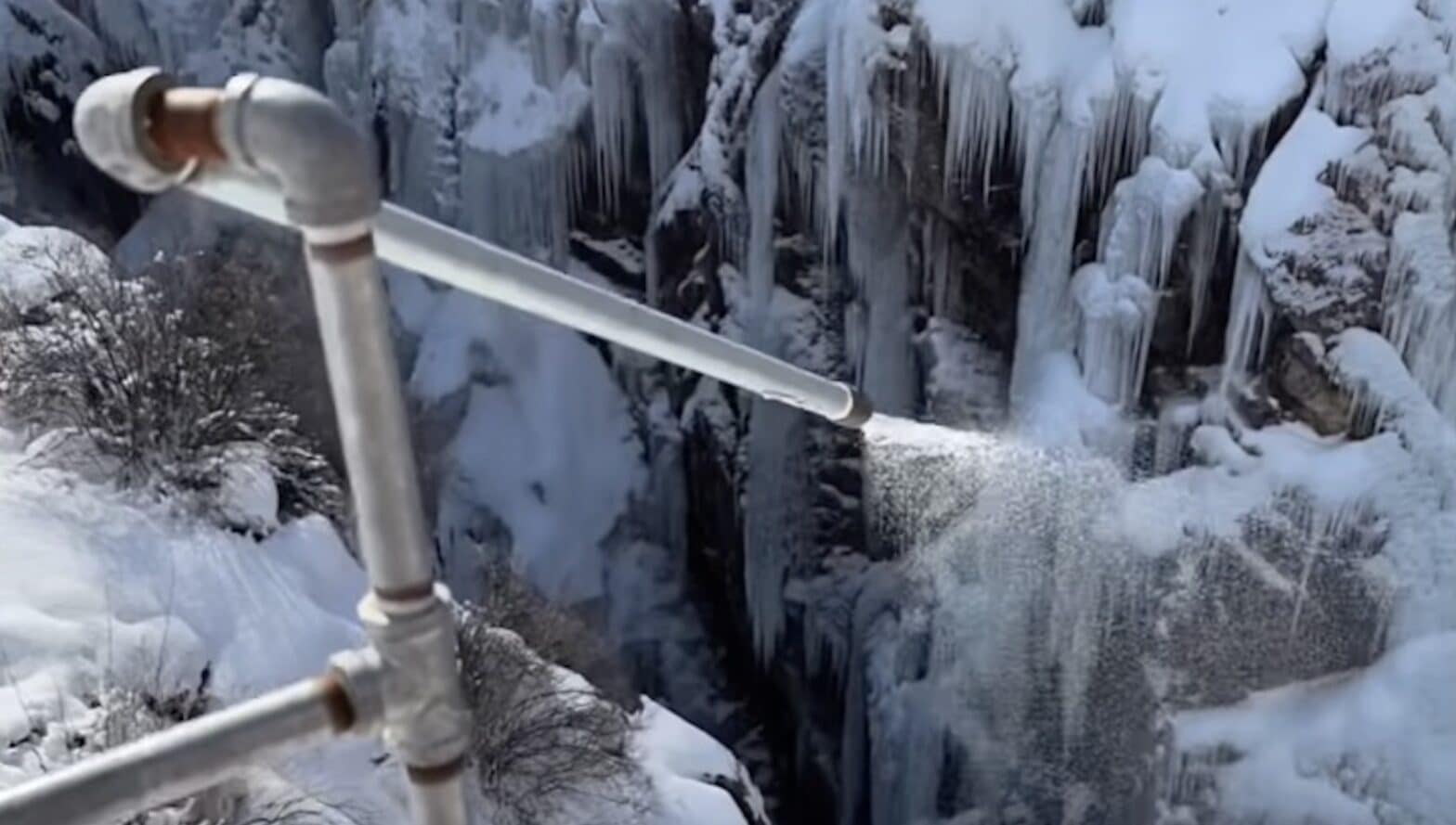 This Colorado Climbing Park Farms Its Own Ice - Unofficial Networks