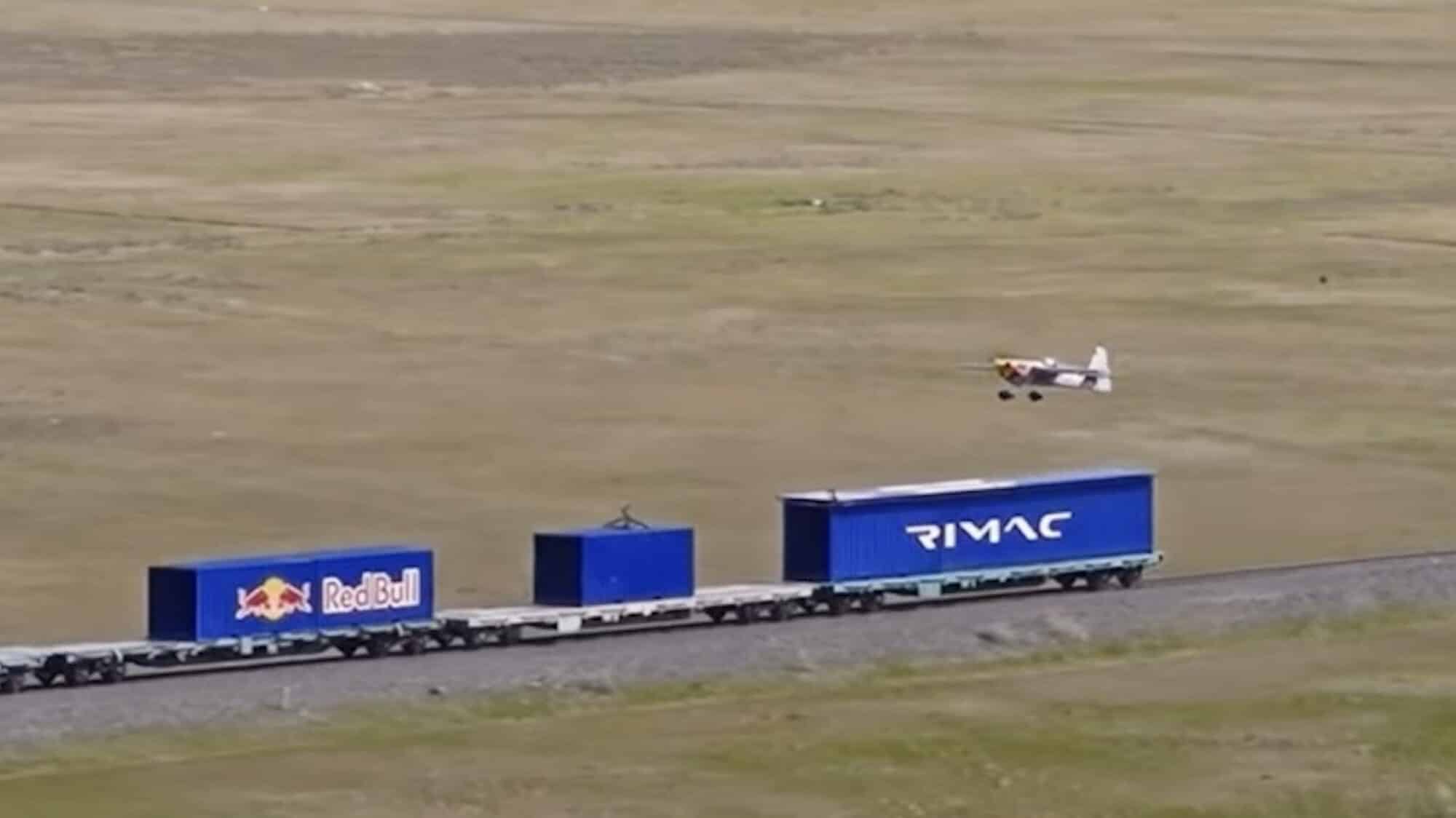 Red Bull Pilot Lands Plane On A Moving Train - Unofficial Networks
