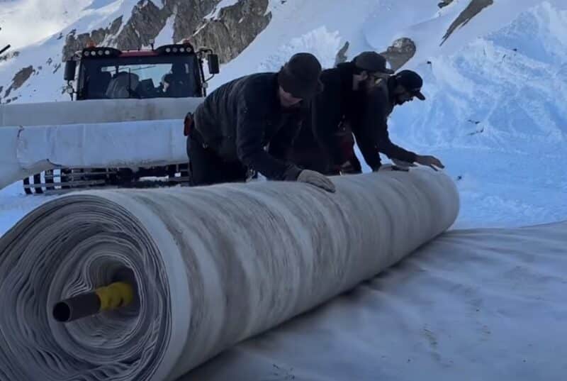 Swiss Ski Resort Lays Down 3.2 Acres of Plastic To Protect From Glacial ...