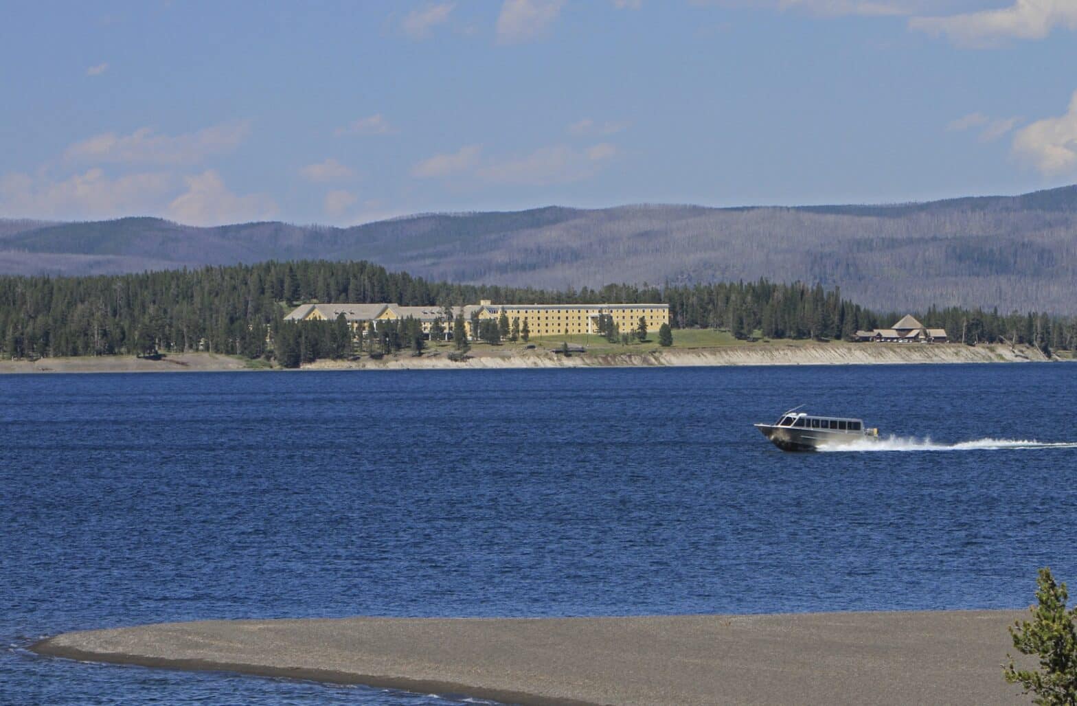 Body of Kayaker Found Floating Yellowstone Lake in Yellowstone National ...