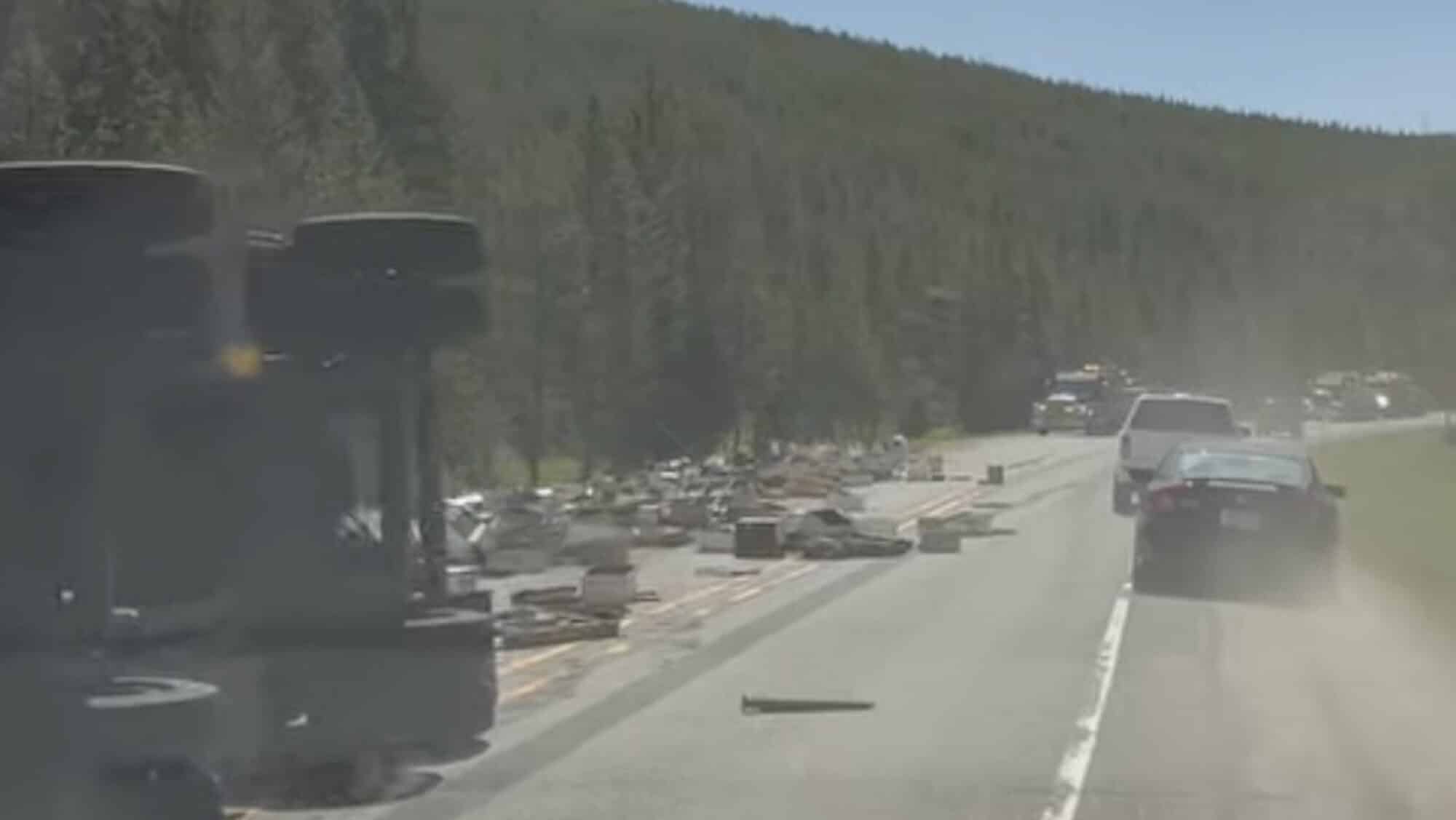 Truck Carrying Thousands Of Bees Overturns @ Yellowstone National Park ...