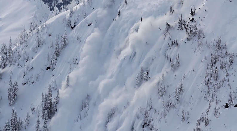 Ski Patrol Video of Massive Avalanche Above Stevens Pass | Unofficial ...