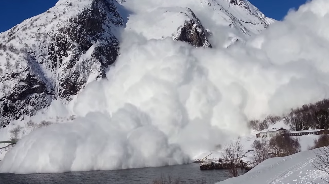 Watch: Insanely Massive Avalanche in Northern Norway | Unofficial Networks