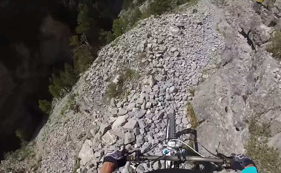 Video: Most Dangerous MTB Trail in the World | Unofficial Networks