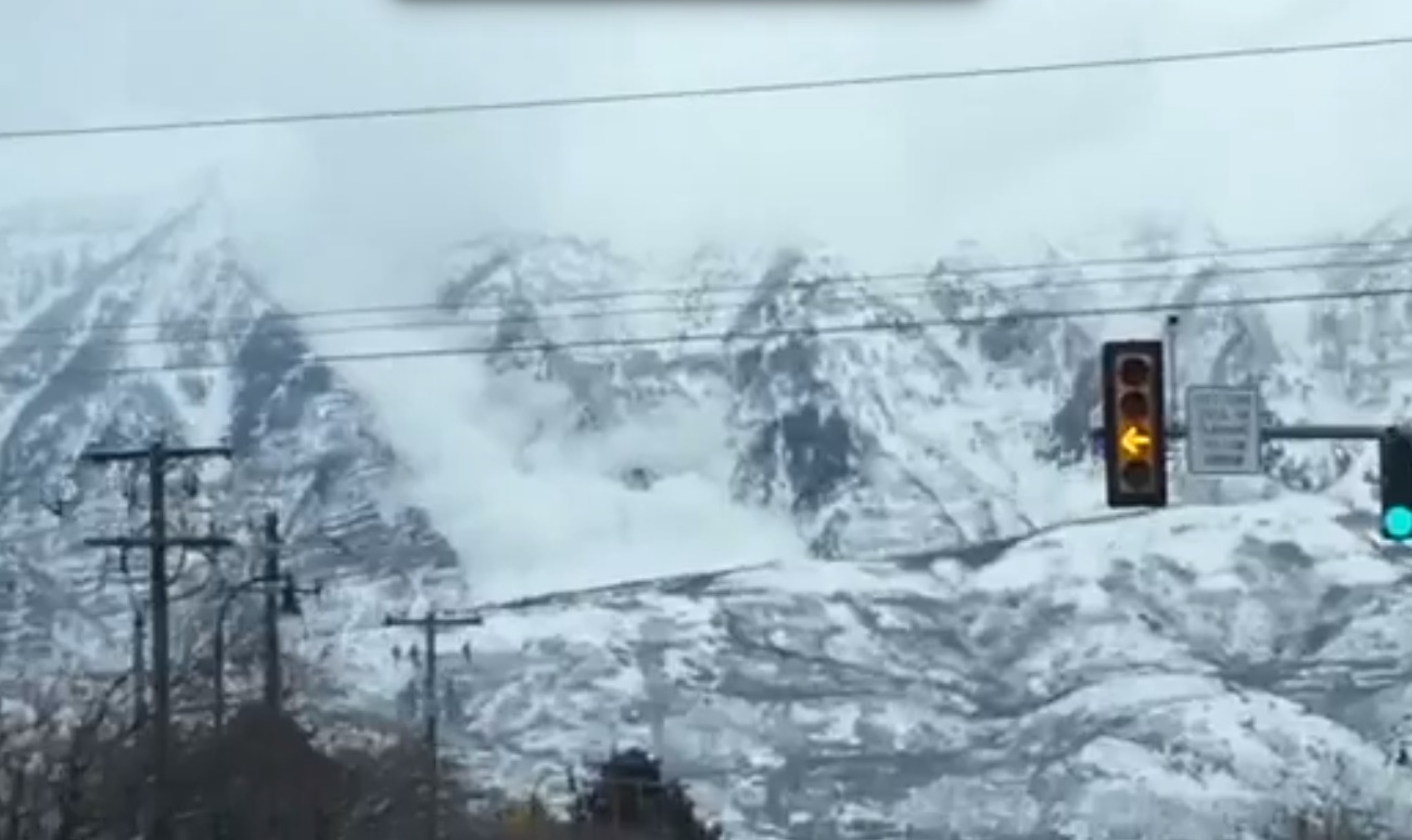 WATCH: Massive Natural Avalanche Falling 5000ft Caught on VIDEO ...