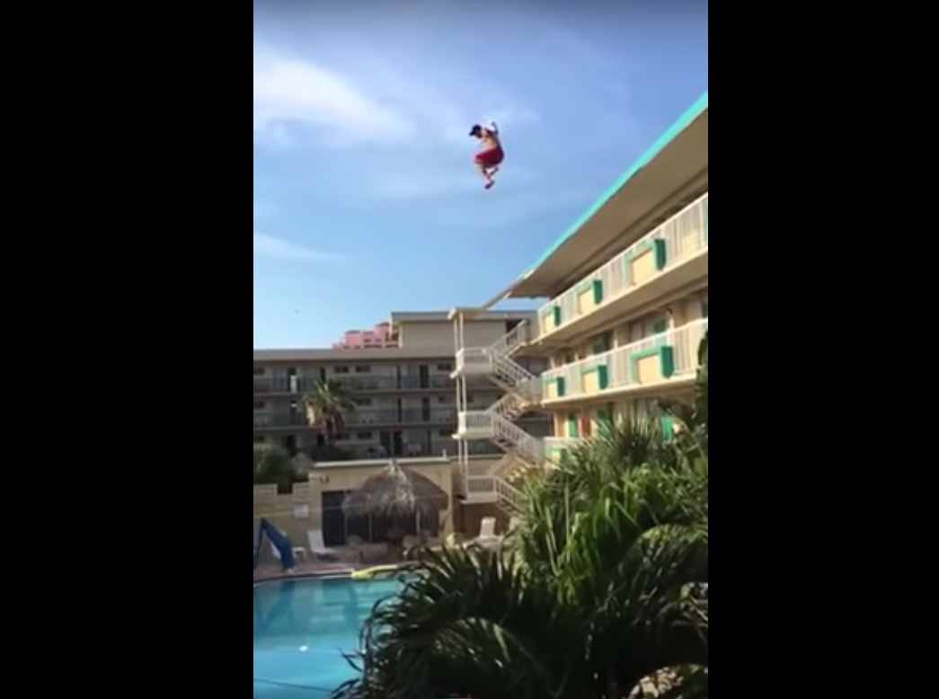 WATCH: Australian Hotel Rooftop Pool Jumping | Unofficial Networks