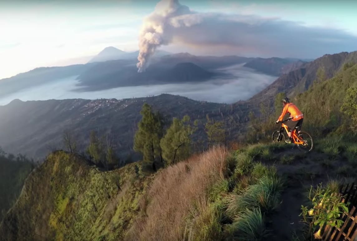 WATCH: Shredding Mountain Bikes While Volcano Erupts – Mount Bromo ...