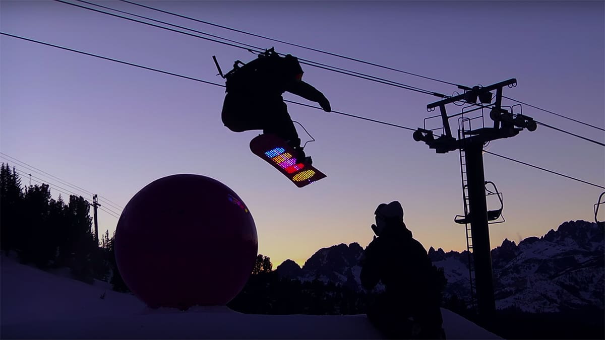 ‘Every Third Thursday’ Crew Builds Programmable LED Screen Snowboard ...