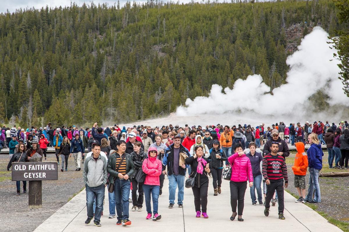 Instagramming Crowds Pack National Parks [NPR] | Unofficial Networks