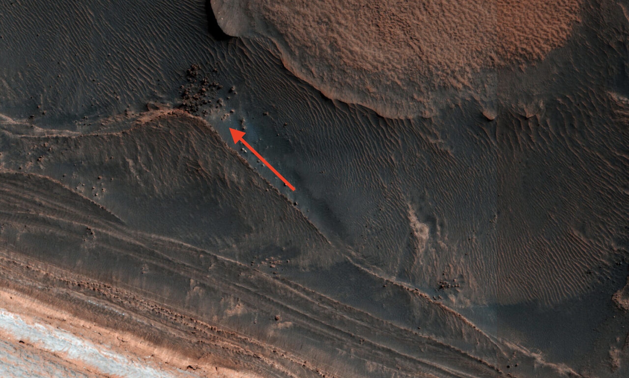 NASA Documents Massive Avalanche on Mars | Unofficial Networks